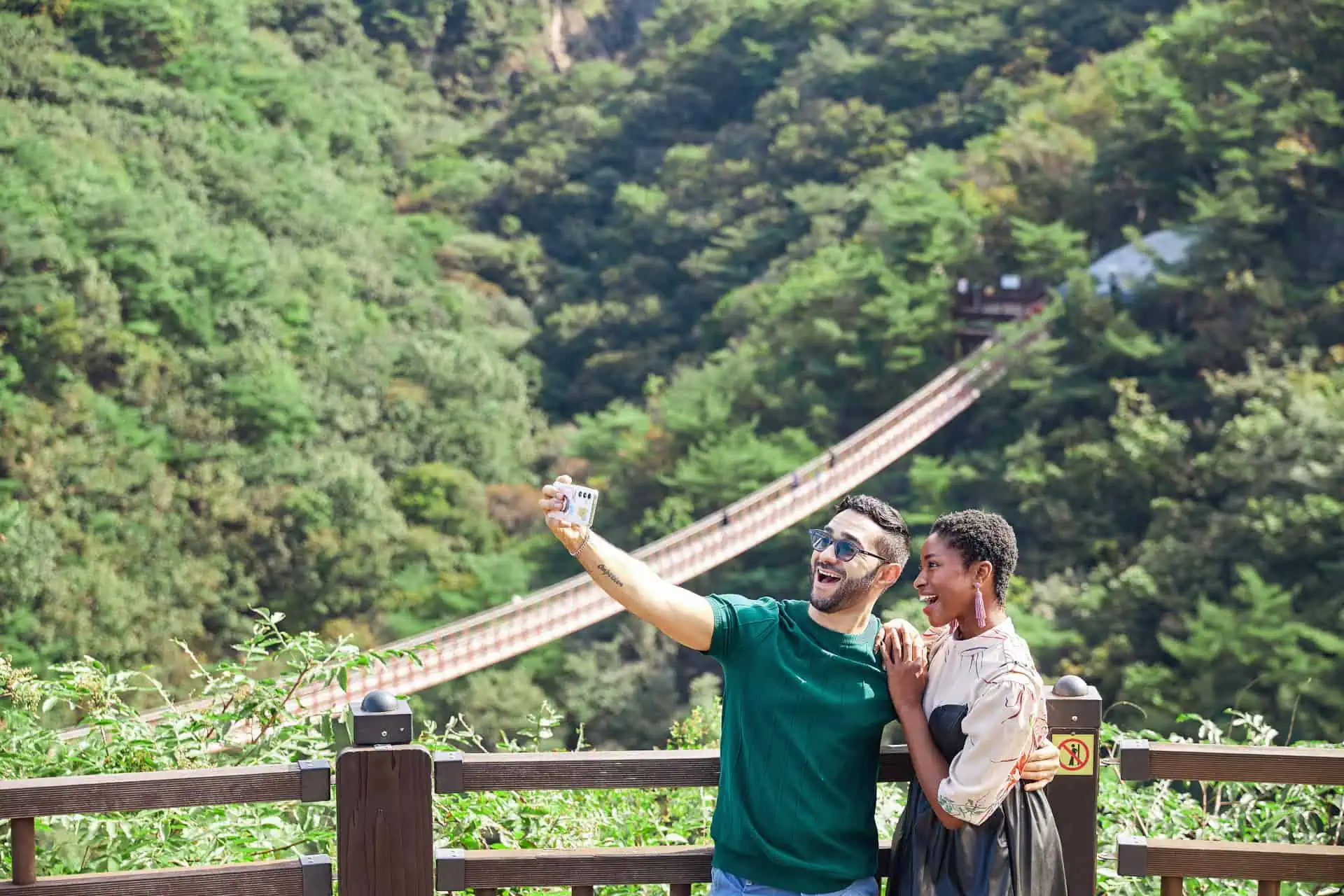 DMZ 3rd Tunnel & Red Suspension Bridge tour - VIP Travel