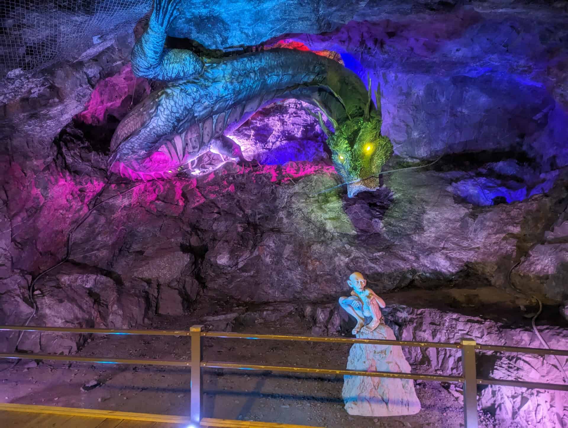 Starfield Library Suwon Fortress & Gwangmyeong Cave tour